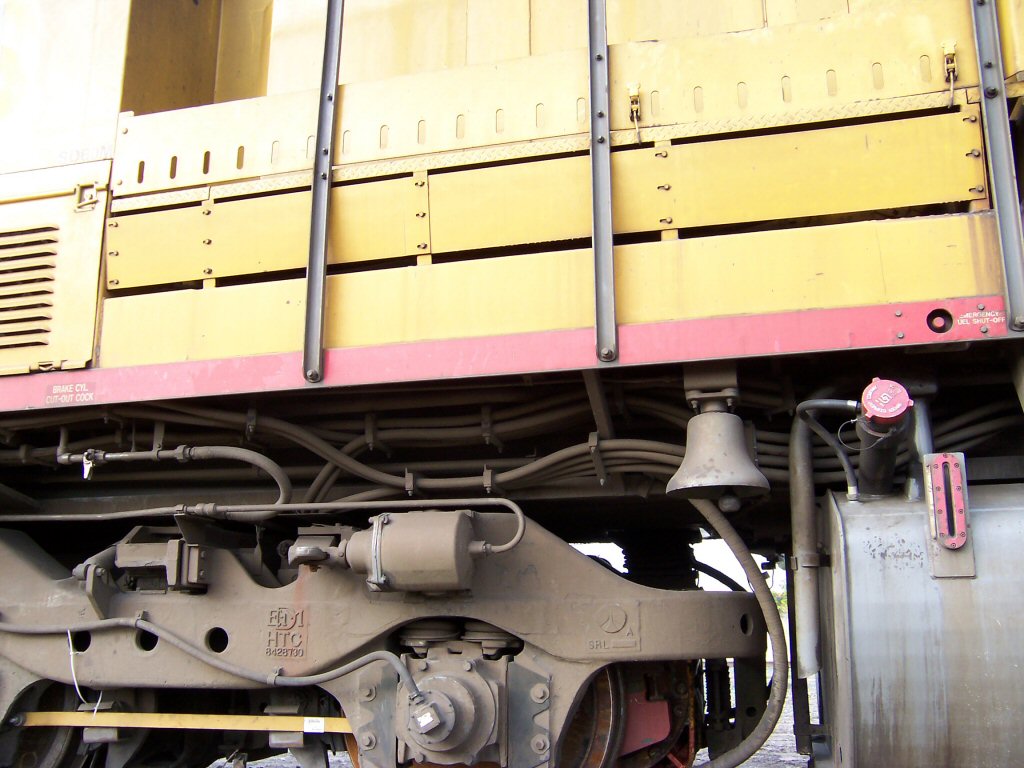 UP 2491 truck and side detail